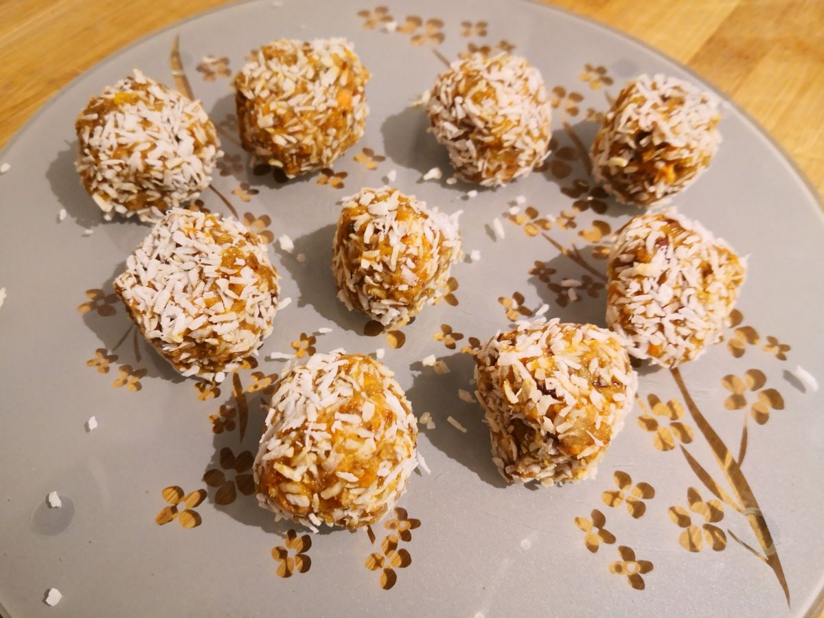 Carrot and Cardamom Snowballs (No Bake)