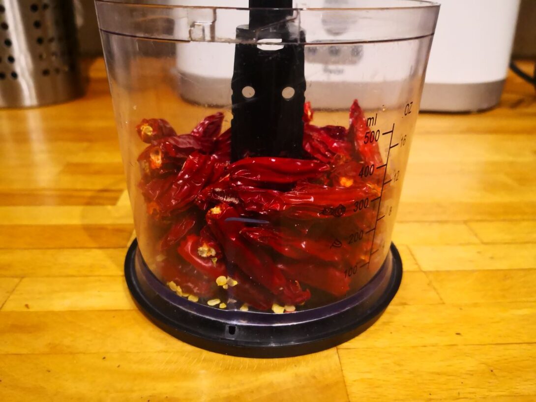 How to store chilli peppers for months